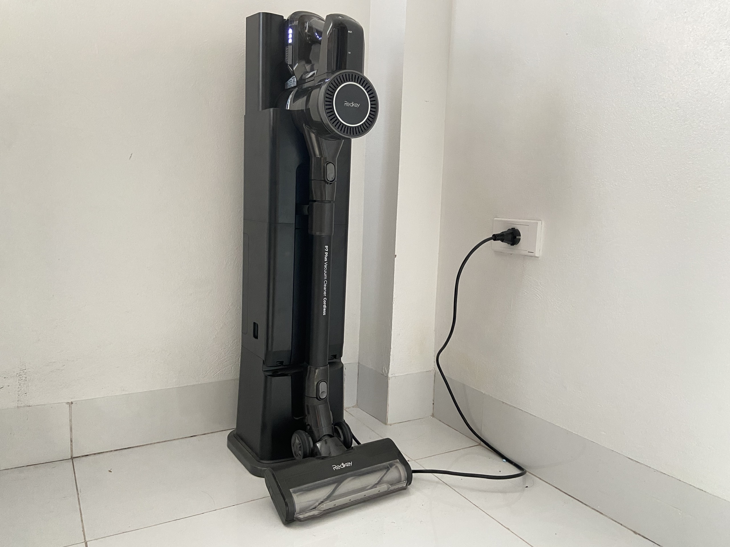 Review máy hút bụi cầm tay không dây Redkey P7 Plus