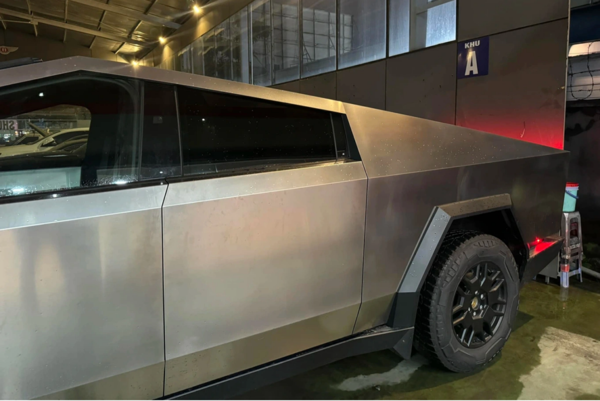 Xe bán tải điện Tesla Cybertruck ra mắt tại Việt Nam trên 10 tỷ